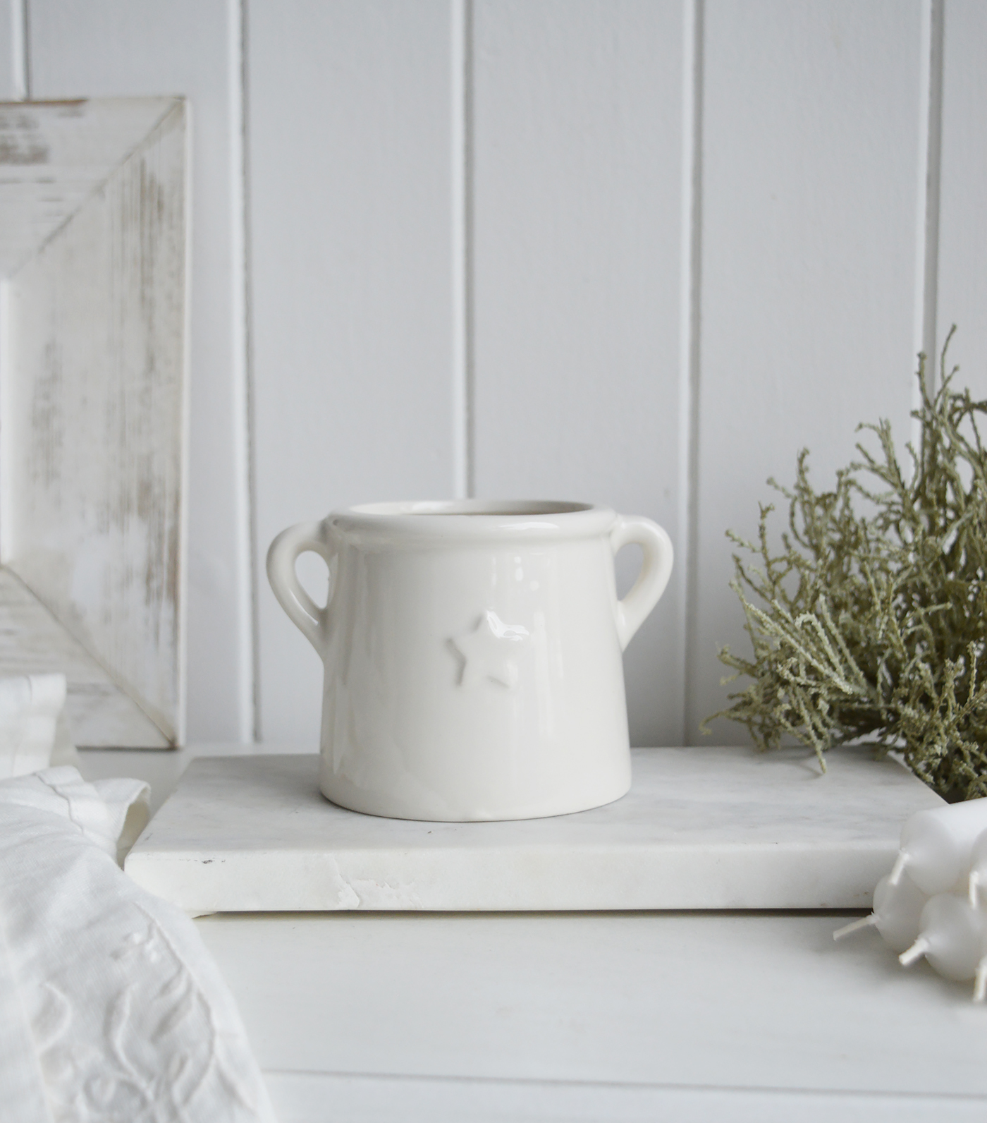 White ceramic star range for New England styling and white interiors